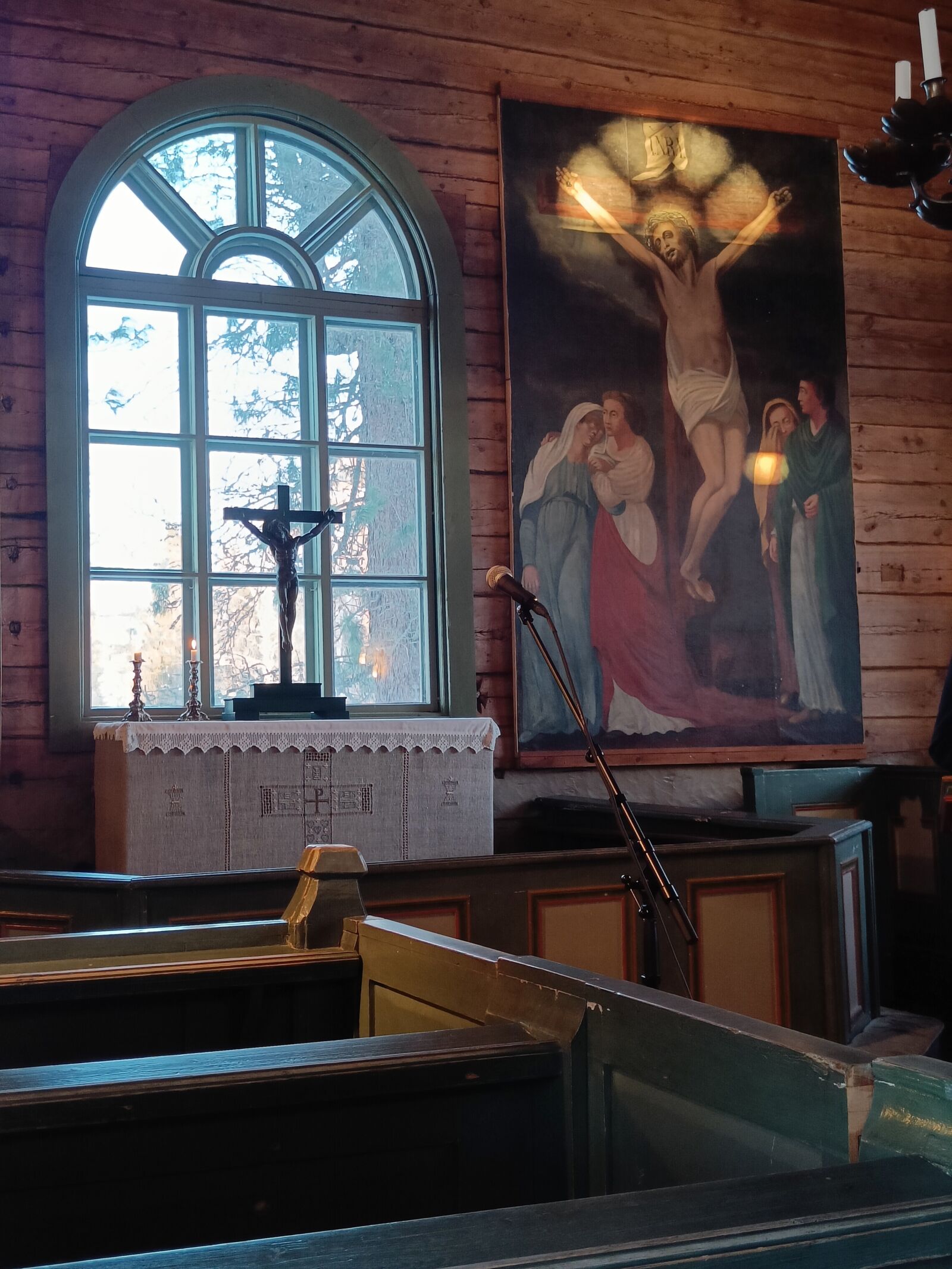 Piispa Jukka Keskitalo tarkastaa Tervolan seurakunnan ja tutustuu ...