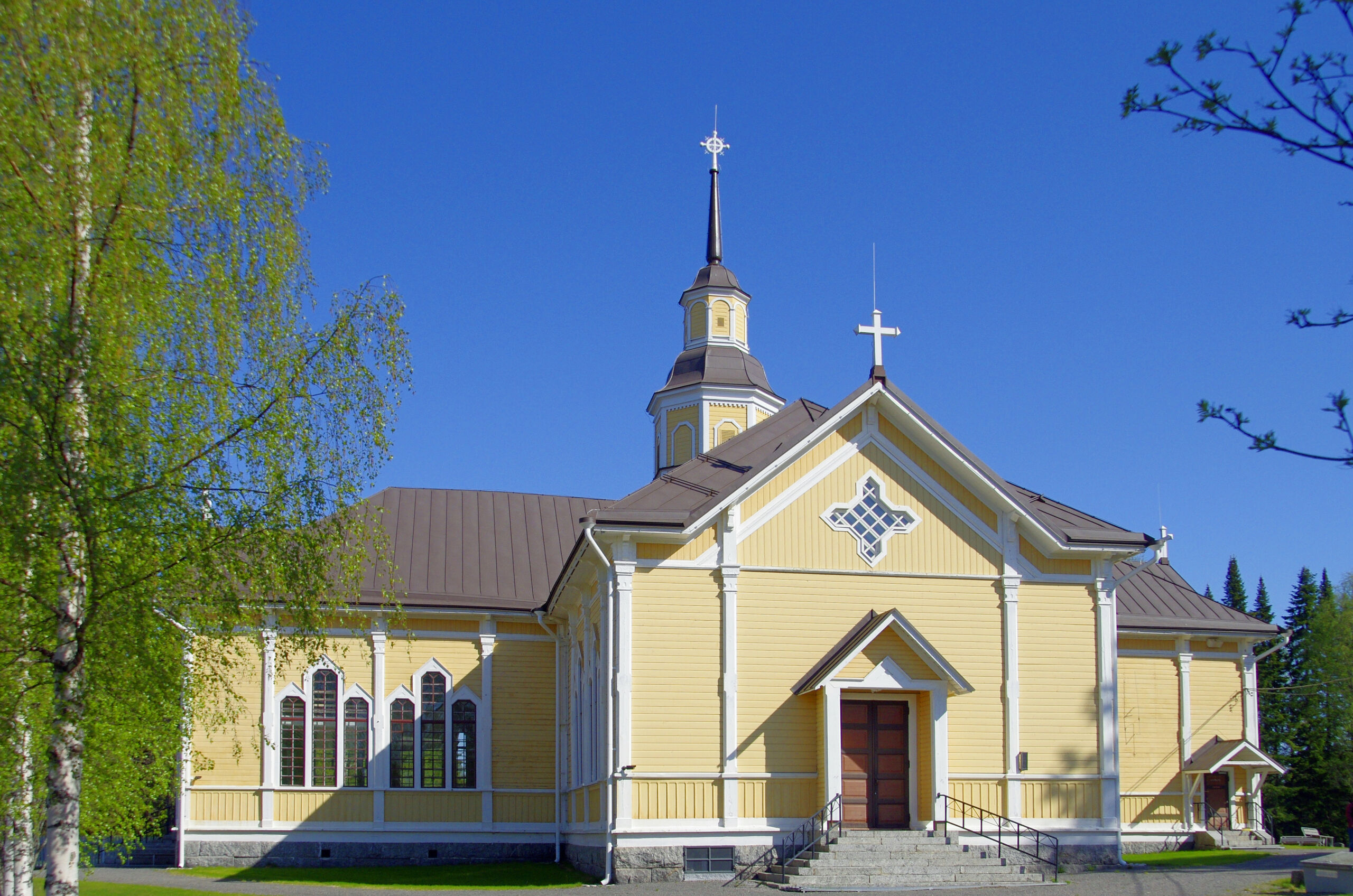 Piispa Jukka Keskitalo tarkastaa Pyhäjärven seurakunnan ensimmäistä ...